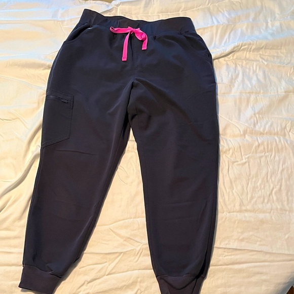 Figs | Pants & Jumpsuits | Figs Womens Night Sky Joggers With Pink ...
